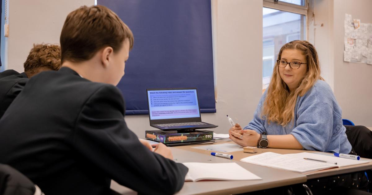 New writing programme to support KS3 students | The Tutor Trust